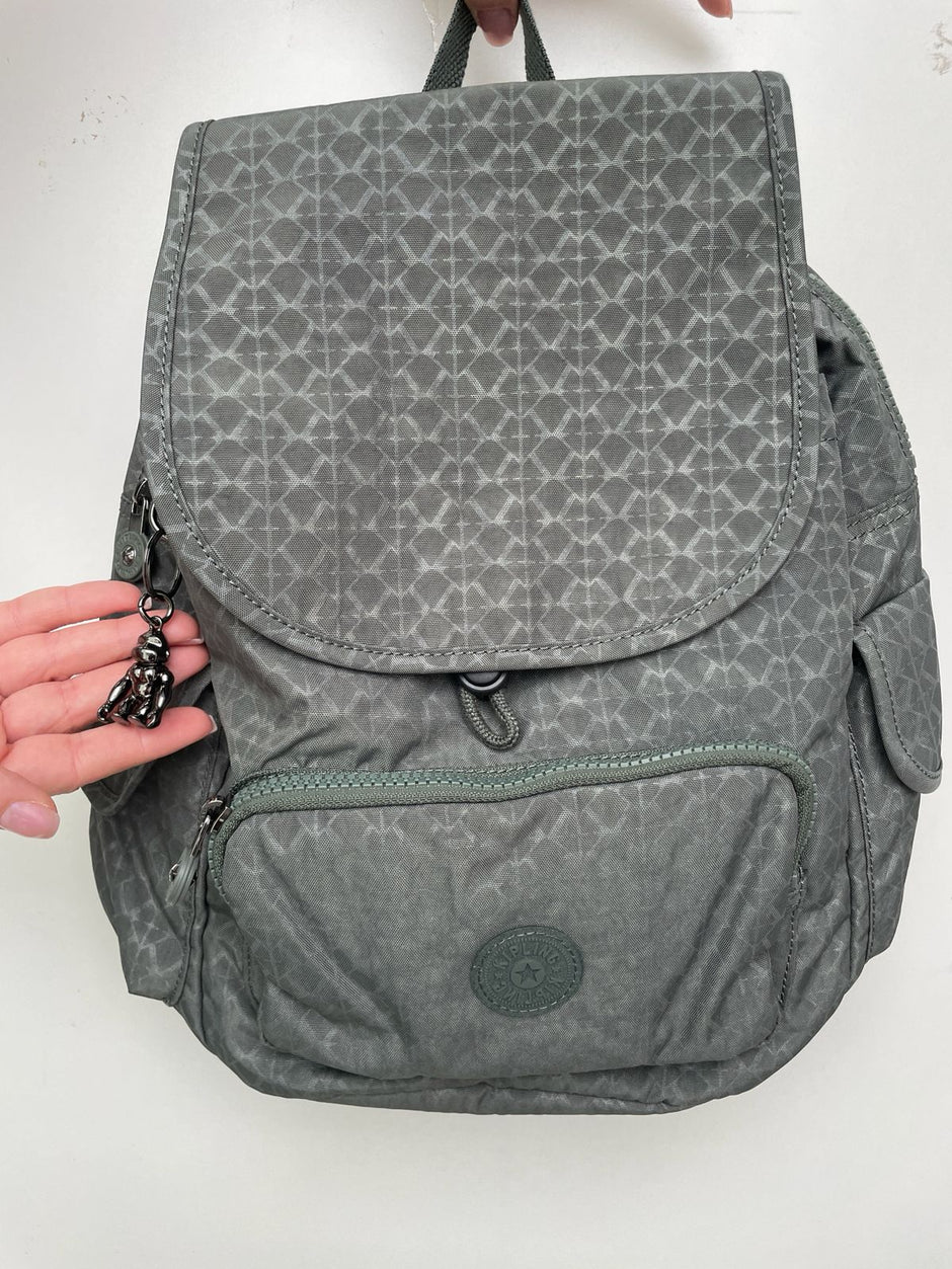 Kipling na Papelaria Unicórnio